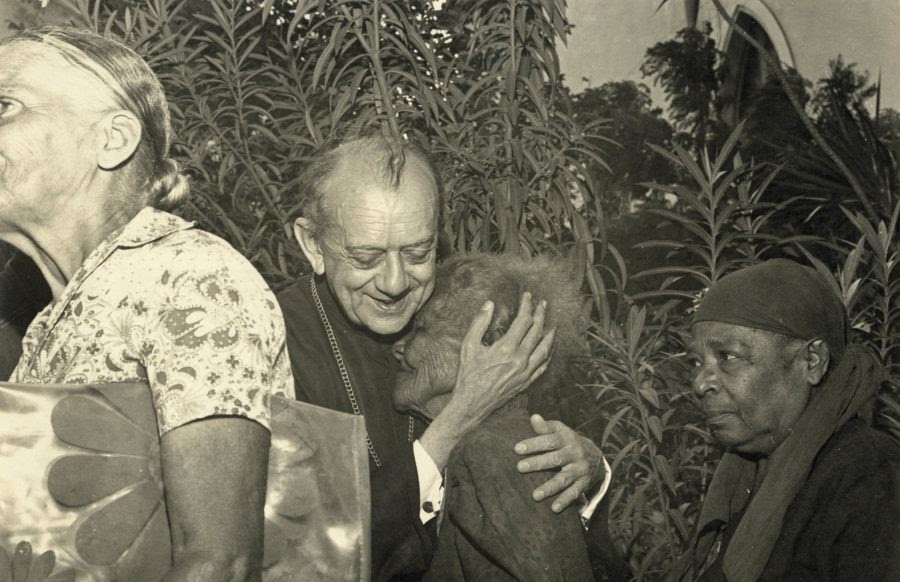 OFICINA DE IDEIAS: "Quando dou pão aos pobres me chamam de santo ...