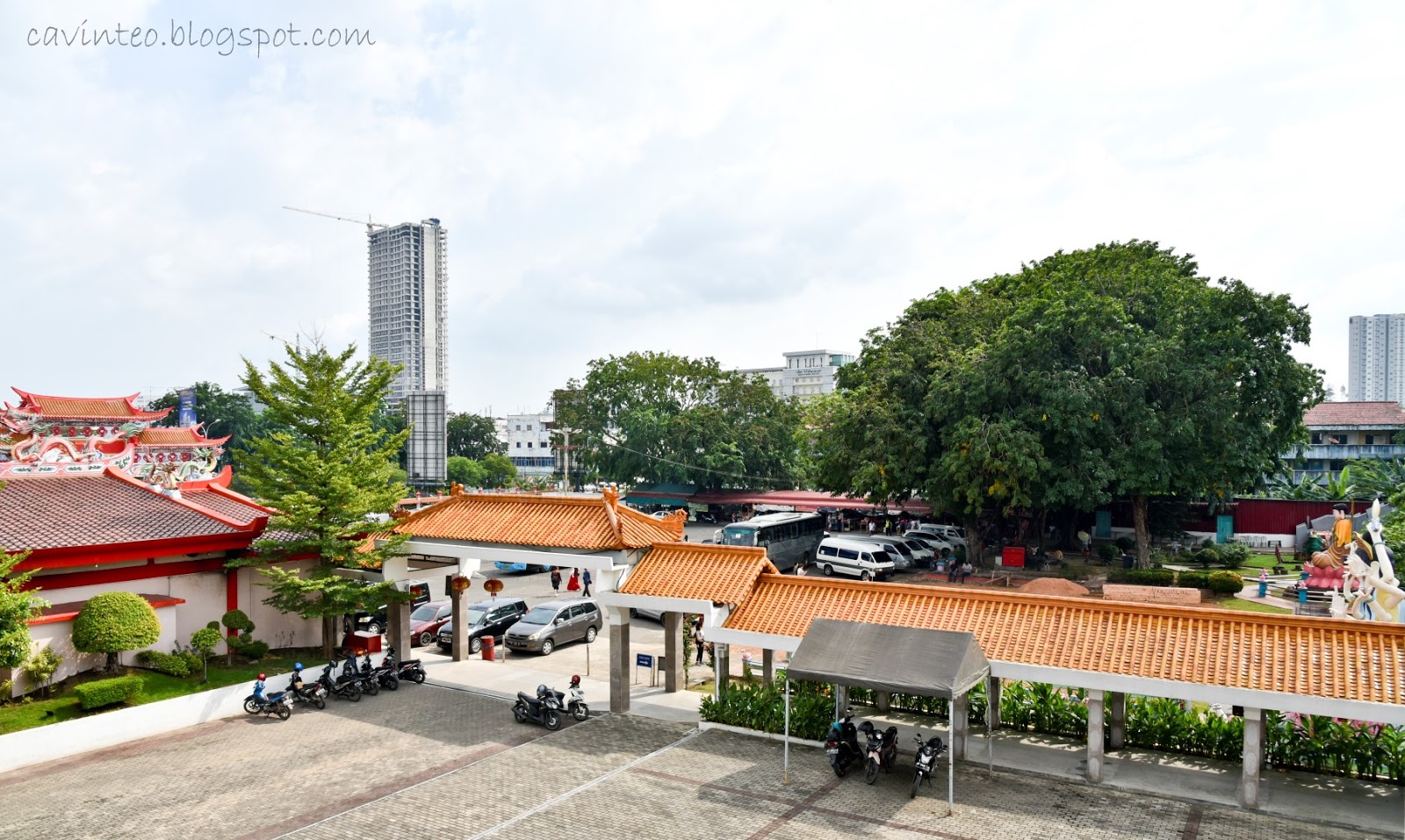 Entree Kibbles: Vihara Budhi Bhakti - The Buddhist Wing of Tua Pek Kong ...
