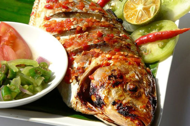 Bikin Ketagihan, Lezatnya Oci Bakar dan Perkedel Jagung Manado - IFKNews