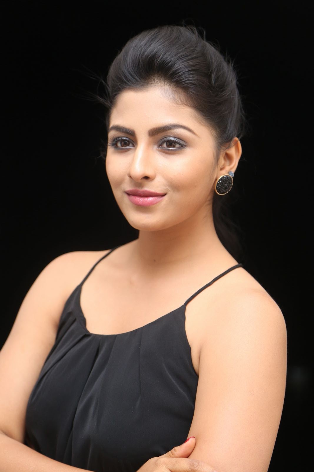 Kruthika Jayakumar latest sizzling photo shoot