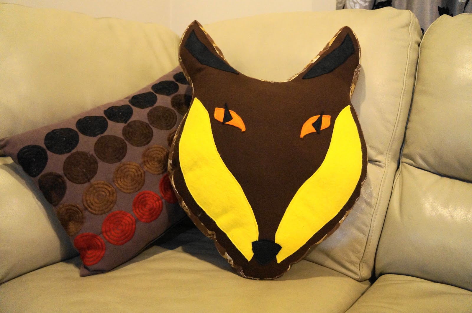 Crafty Cake Creative: Crafty Fox Cushion Tutorial