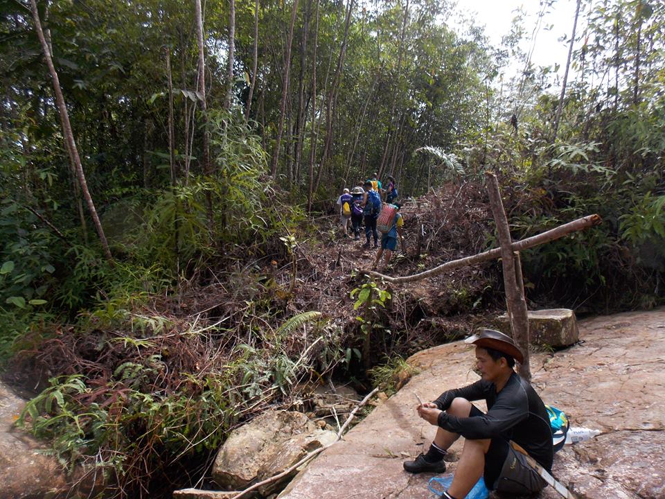 Segah Selaan One Stop Shop & Homestay dengan Air Terjun Tekiwit Yang ...