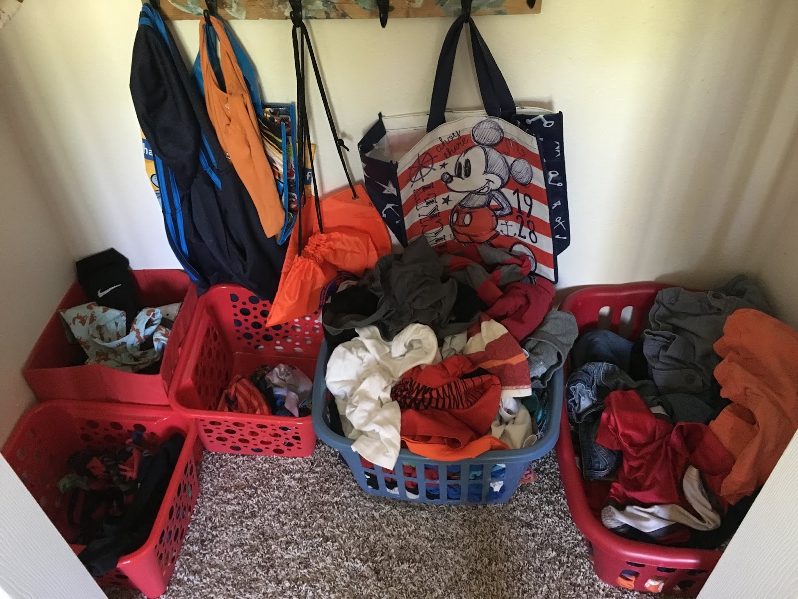 ShannaMade: No Fold Laundry System