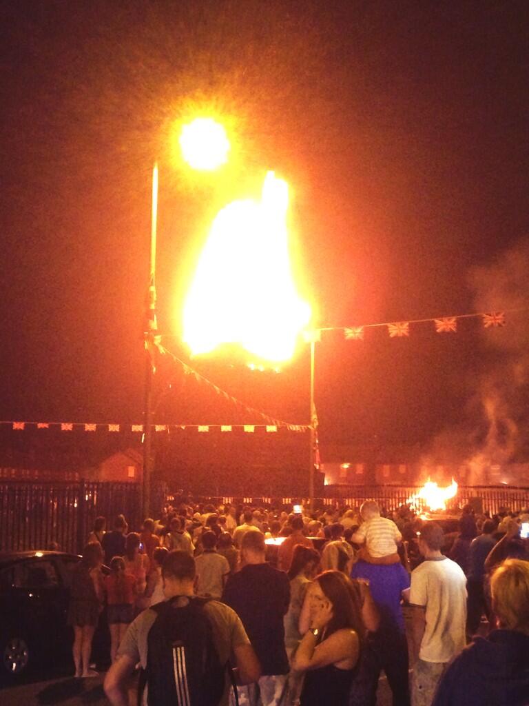 El norte de Irlanda: Eleventh Night Bonfire 2013 -II-