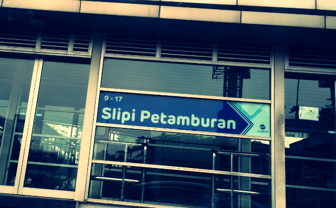 Mushola di Halte Transjakarta / Busway