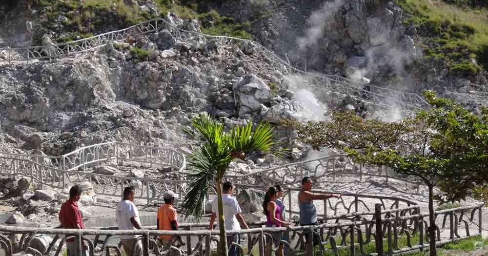 UNIQUE VOLCANO & RAIN FOREST EXPERIENCE. 🌋