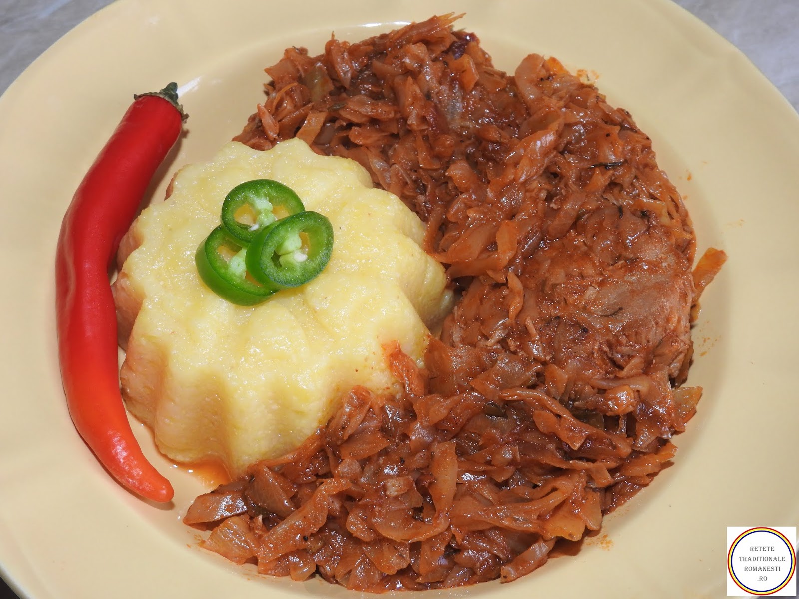 Varza dulce cu porc reteta | Retetetraditionaleromanesti.ro