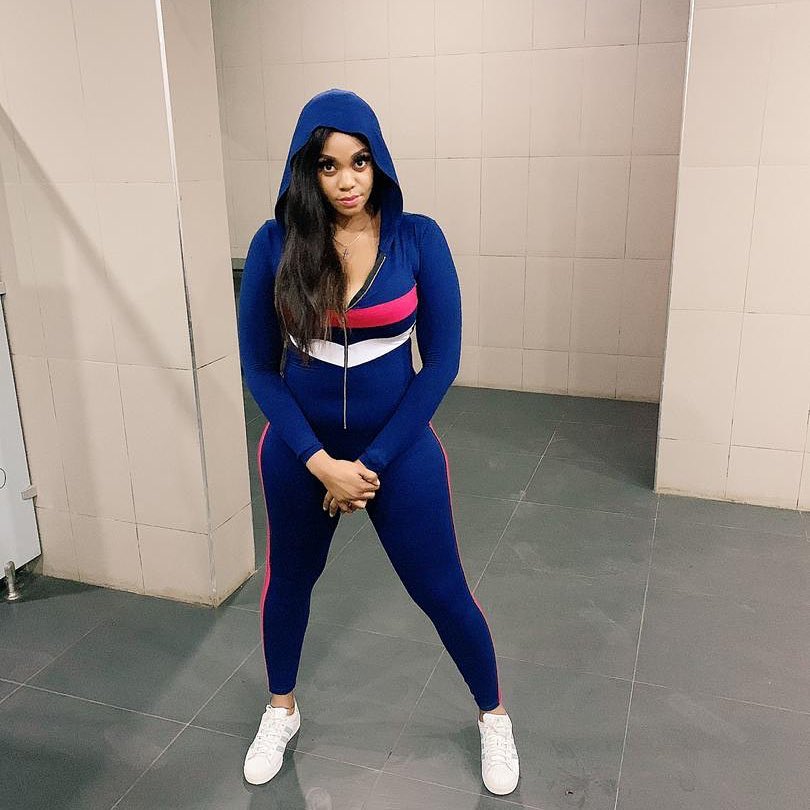 Height : How tall is Kay Samuel?