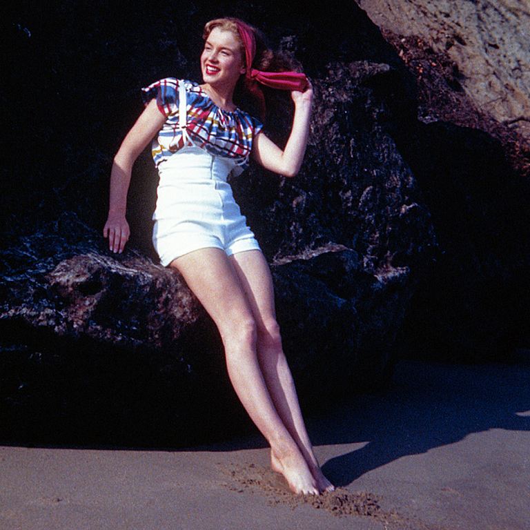 The First Professional Modelling Pictures Of Norma Jeane In 1945 Gold Is Money The Premier