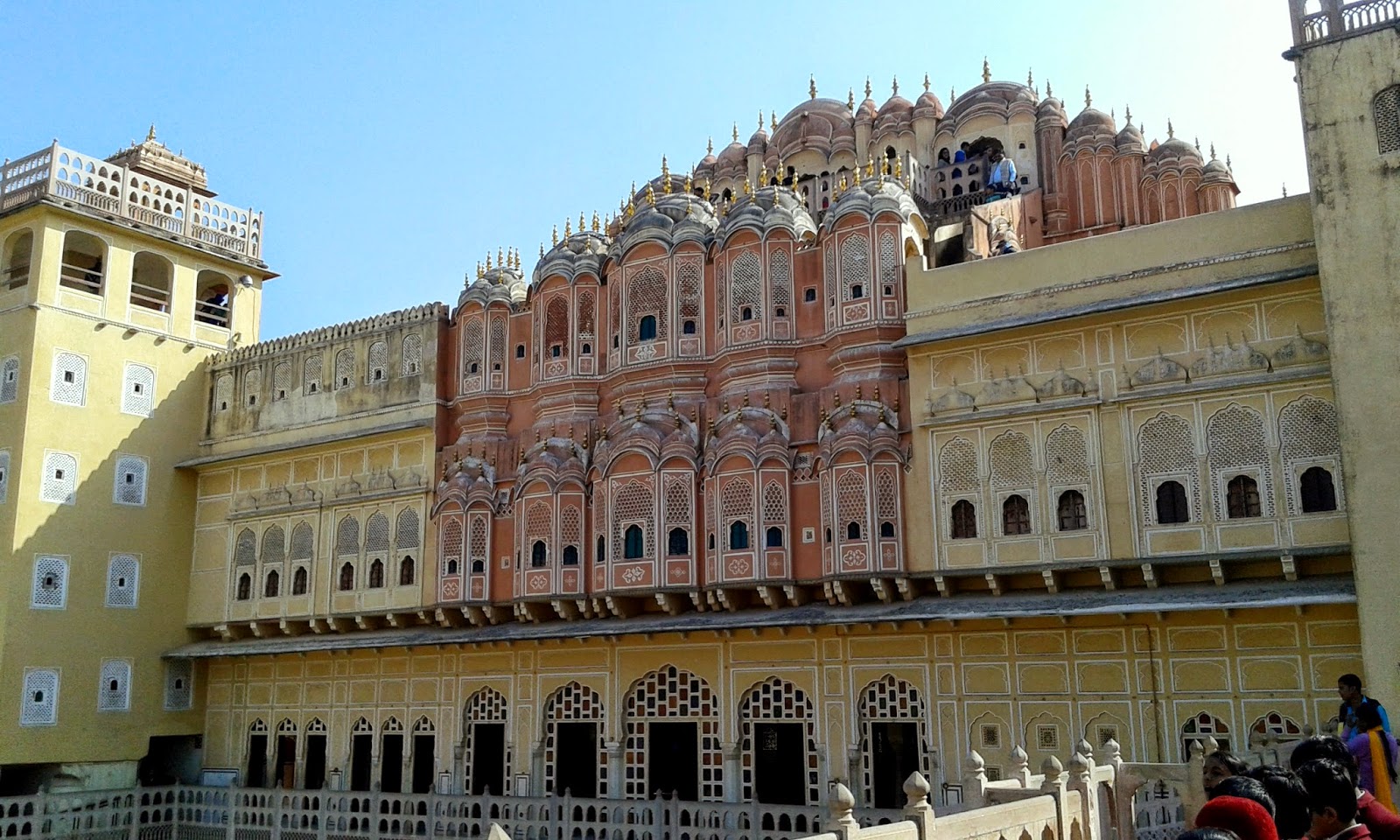 Travel stories and more : A date with the Gulabi city