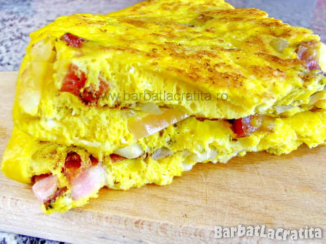 Omletă țărănească cu brânză și șuncă | Rețete BărbatLaCratiță