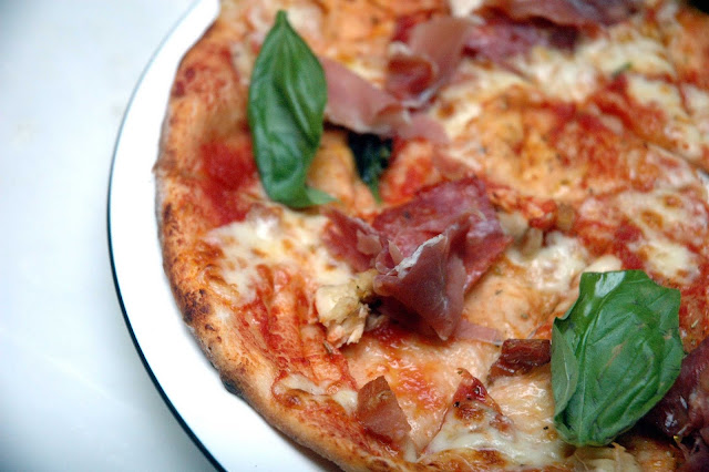 DUDE FOR FOOD: Express from the UK: PizzaExpress Philippines Opens ...