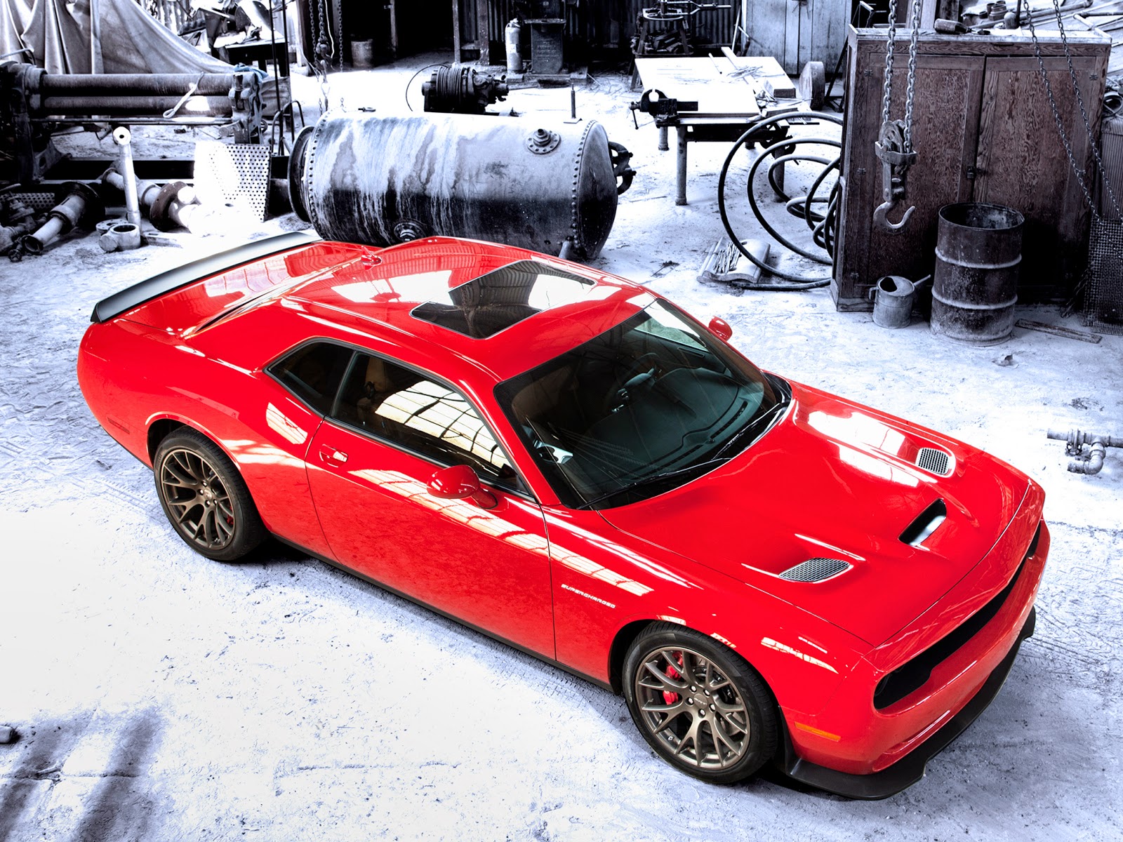 Dodge Challenger HellCat já pronto e já tem potência revelada.