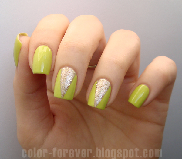 Color Forever: LadyQueen Crepe Paper Tape + gold triangles nail art