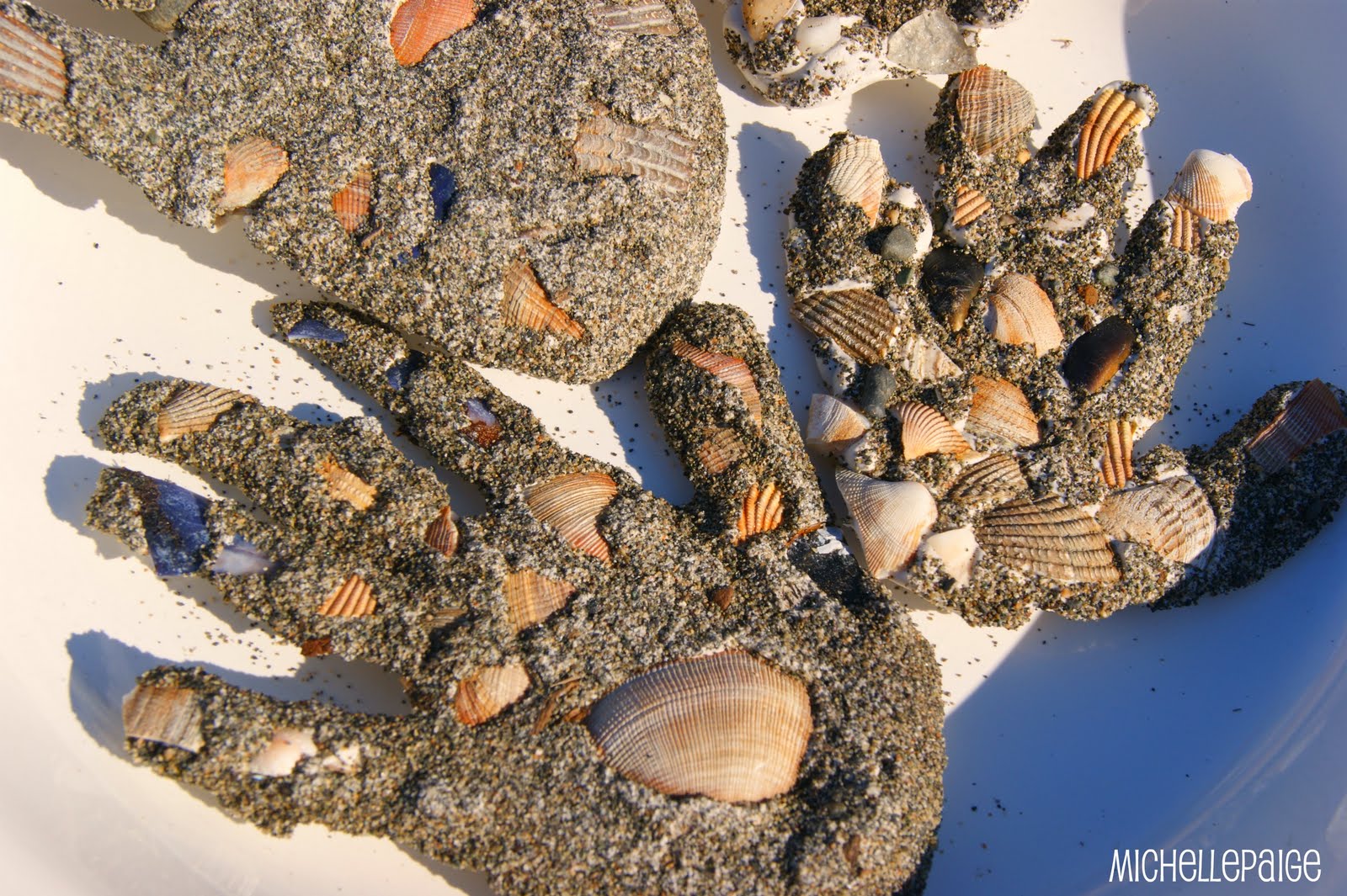 michelle paige blogs: Sand Handprints