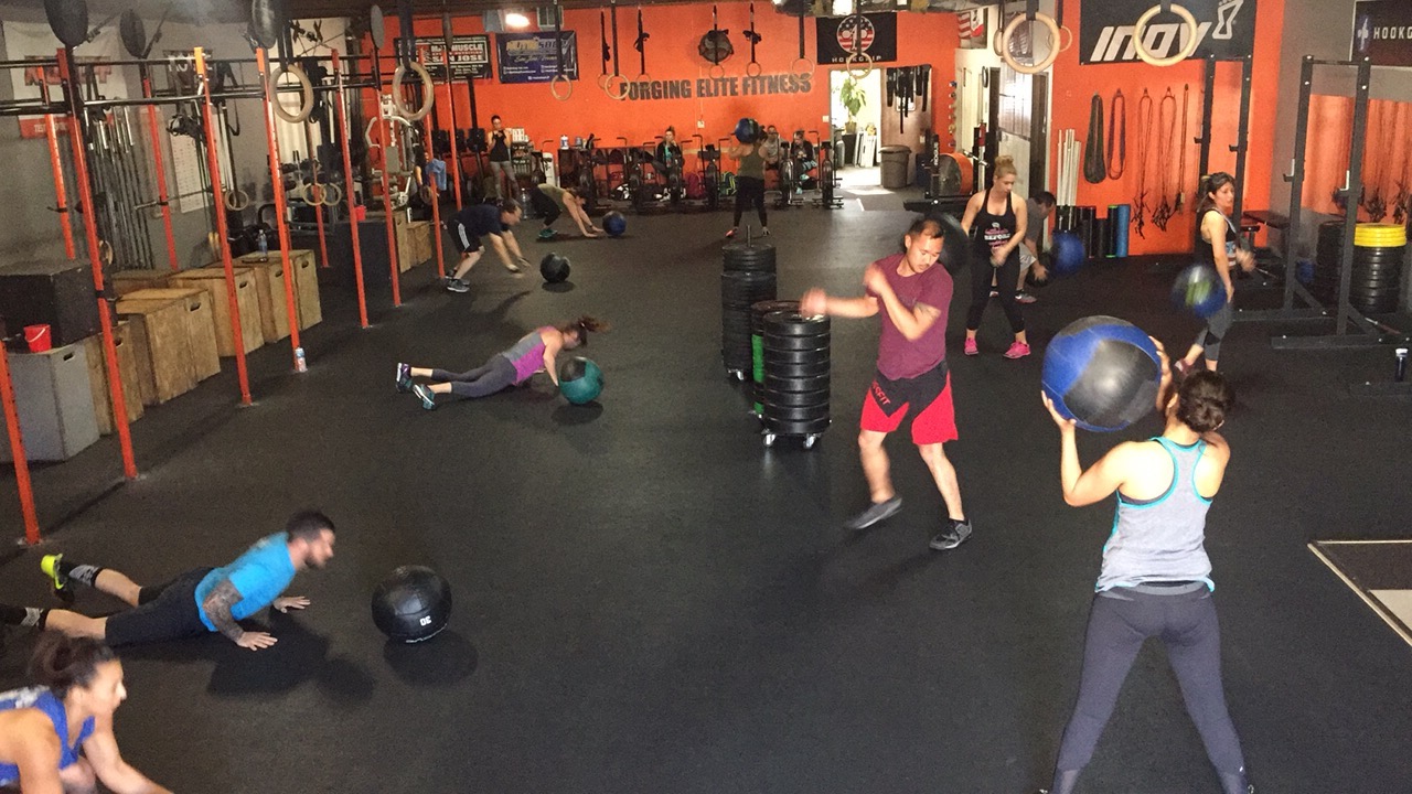 CROSSFIT MYO: 5.17 17 Death by Burpee Med Ball Over the Shoulder