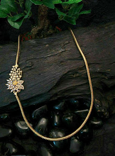 Side pendant gold chains