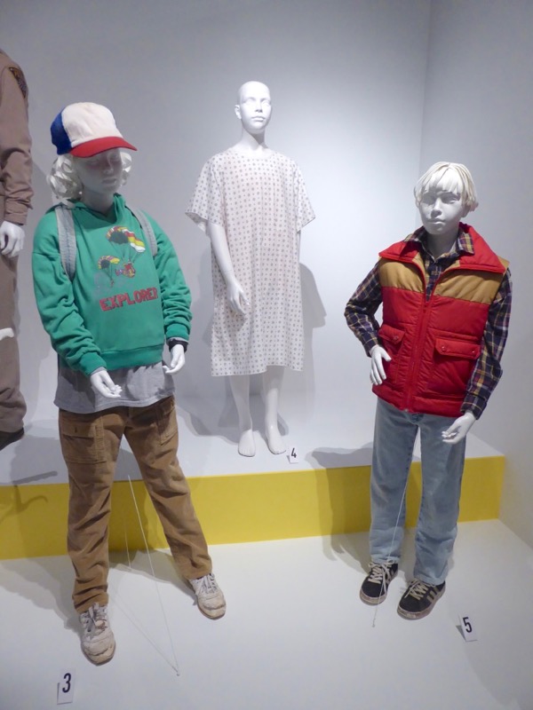 Hollywood Movie Costumes and Props: Stranger Things season one costumes ...