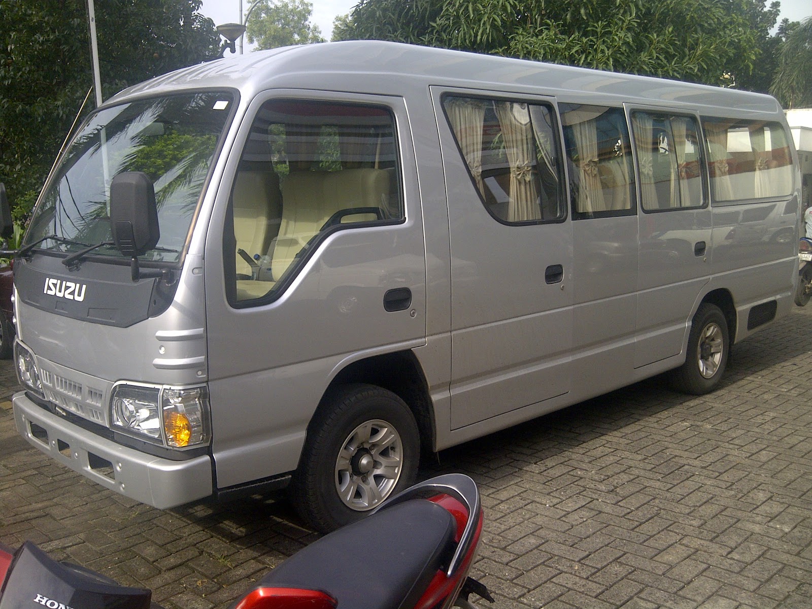 Microbus Elf NKR 55 LWB long 4ban (Sanggar Karya) - Harga Isuzu Giga ...