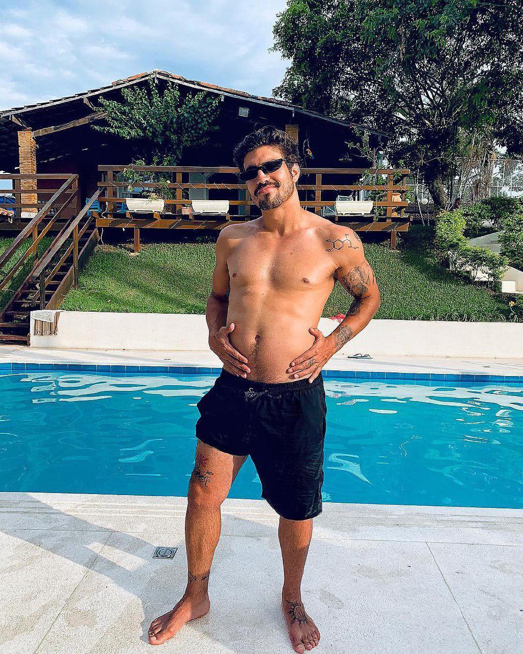 As Solas De Caio Castro Um PÉ Global