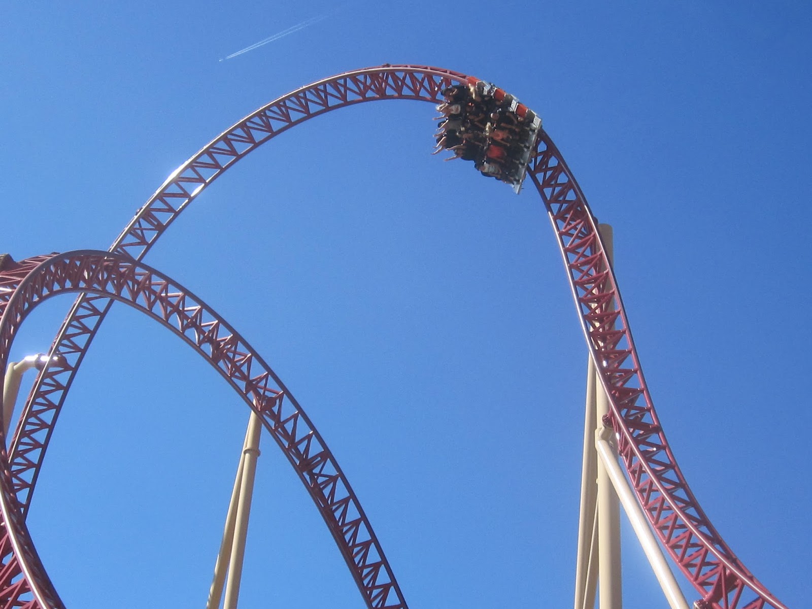 Bobbie's Roller Coaster And Theme Park Reviews: CANNIBAL
