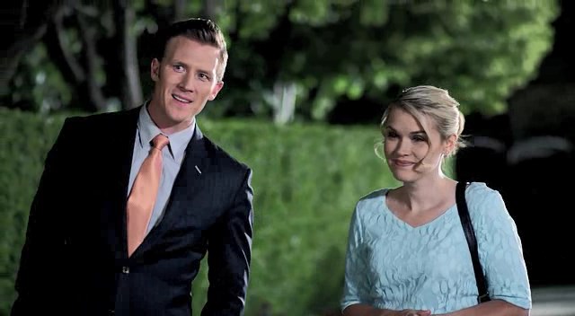 Filem USA: An Hour Behind (2017).