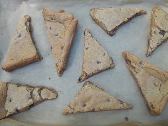 Chewy Toffee Triangles with Milk Chocolate Chips | SarahCupcake