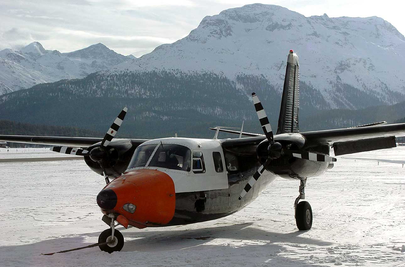 nhungdoicanh: Aero Commander 680