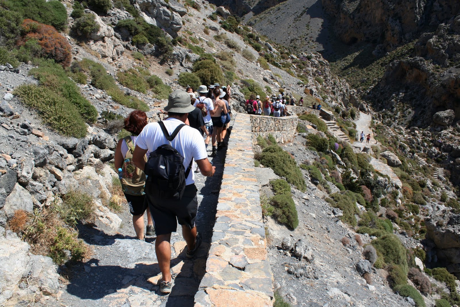 EXPLORE MOUNTAINS: ΚΟΥΡΤΑΛΙΩΤΙΚΟ ΦΑΡΑΓΓΙ (ΜΟΝΗ ΠΡΕΒΕΛΗ)