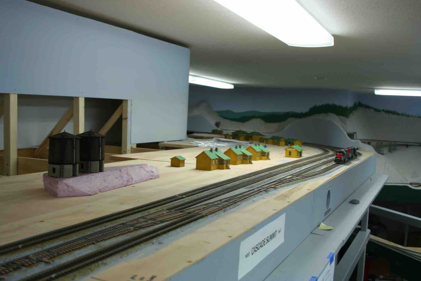 Southern Pacific Cascade Line: THE SKY'S THE LIMIT!