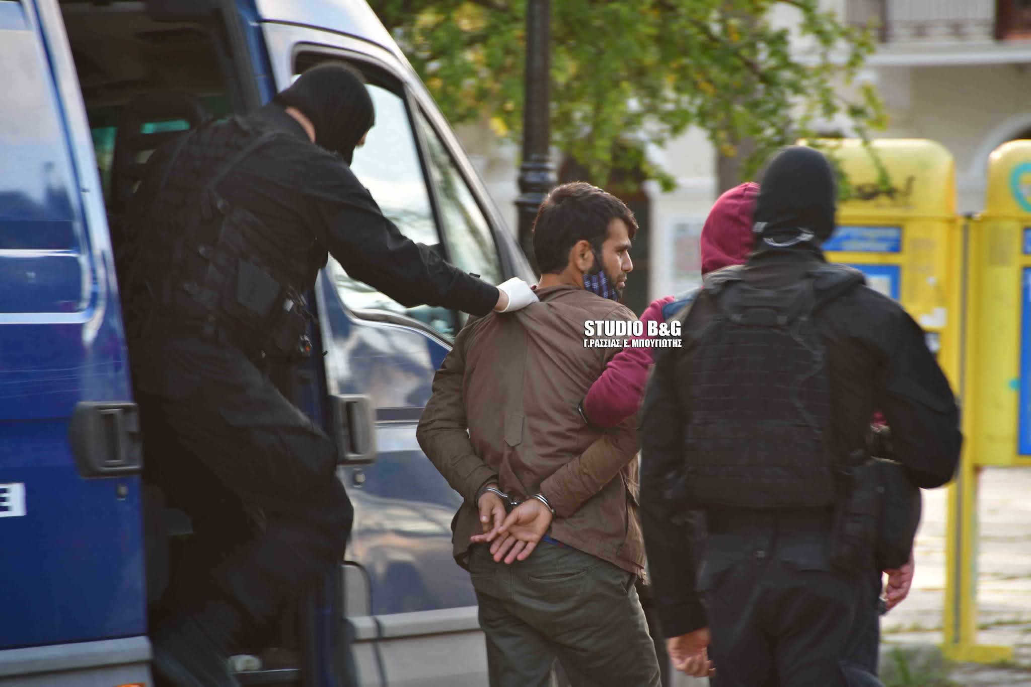 PoliceVoice: Συνοδεία πάνοπλων αστυνομικών στο Ναύπλιο ο καταζητούμενος ...