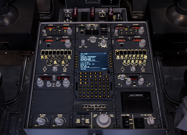 Boeing 737.800 simulator: New Cockpit setup with Simworld parts