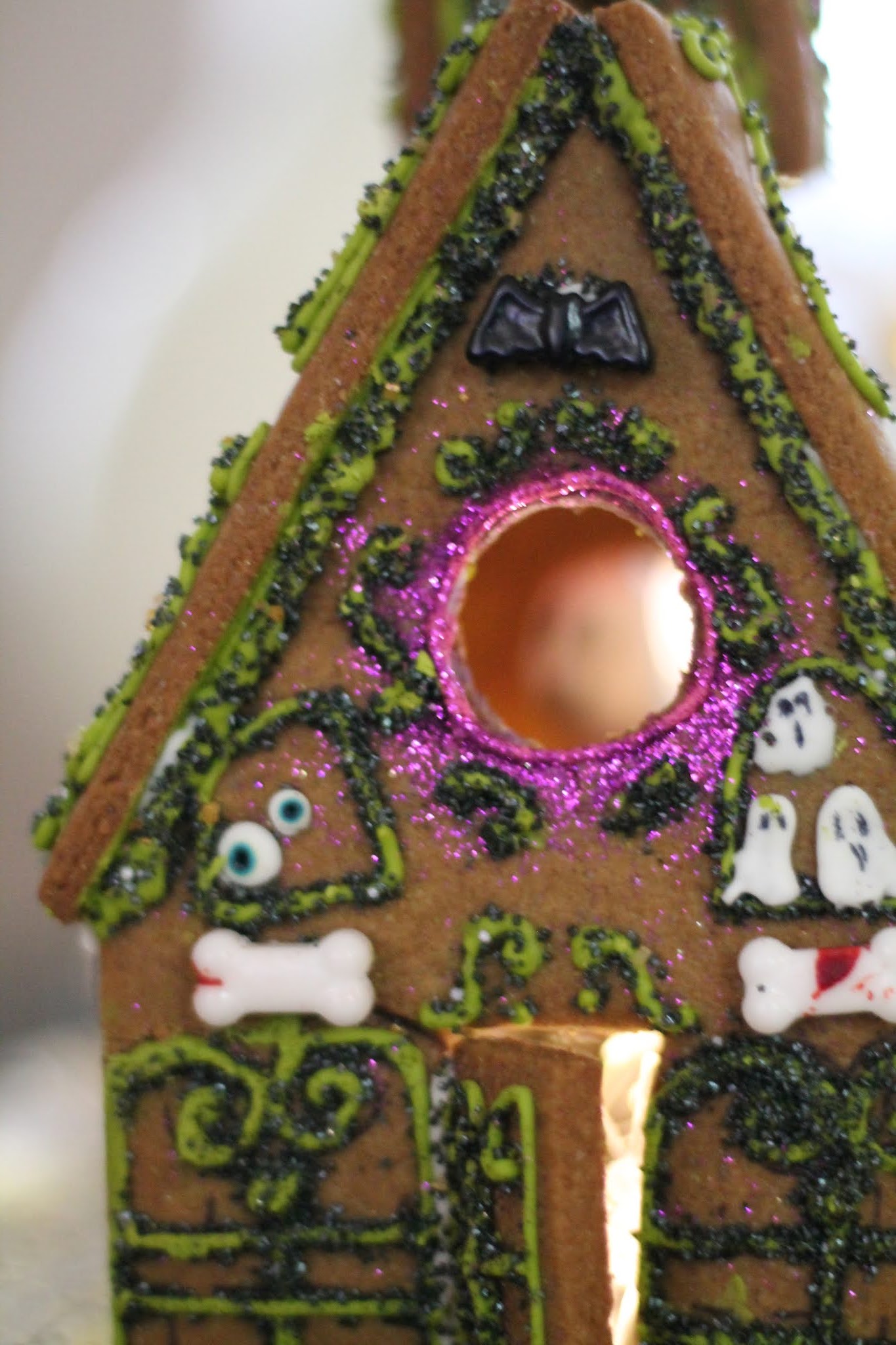 Gingerbread haunted house cookie — The Cookie Couture