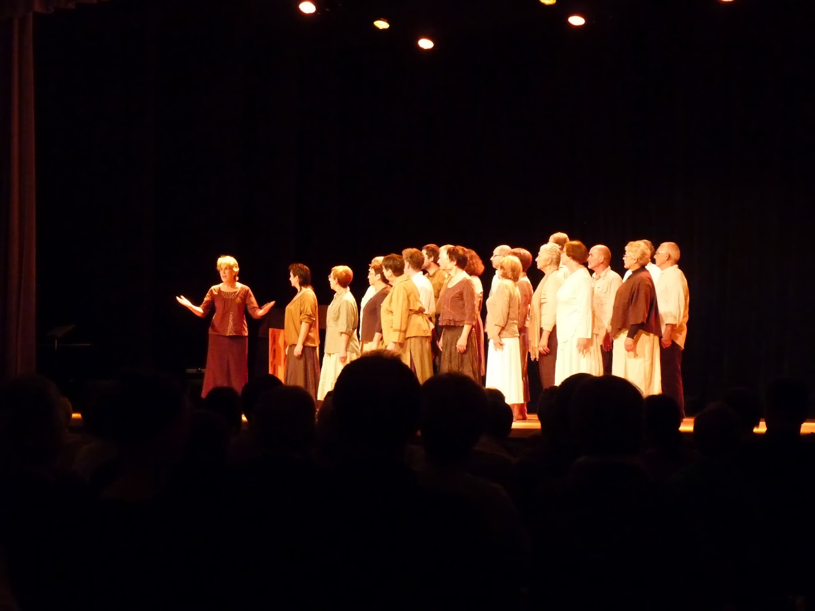 LE CHIFFON ROUGE: Des photos