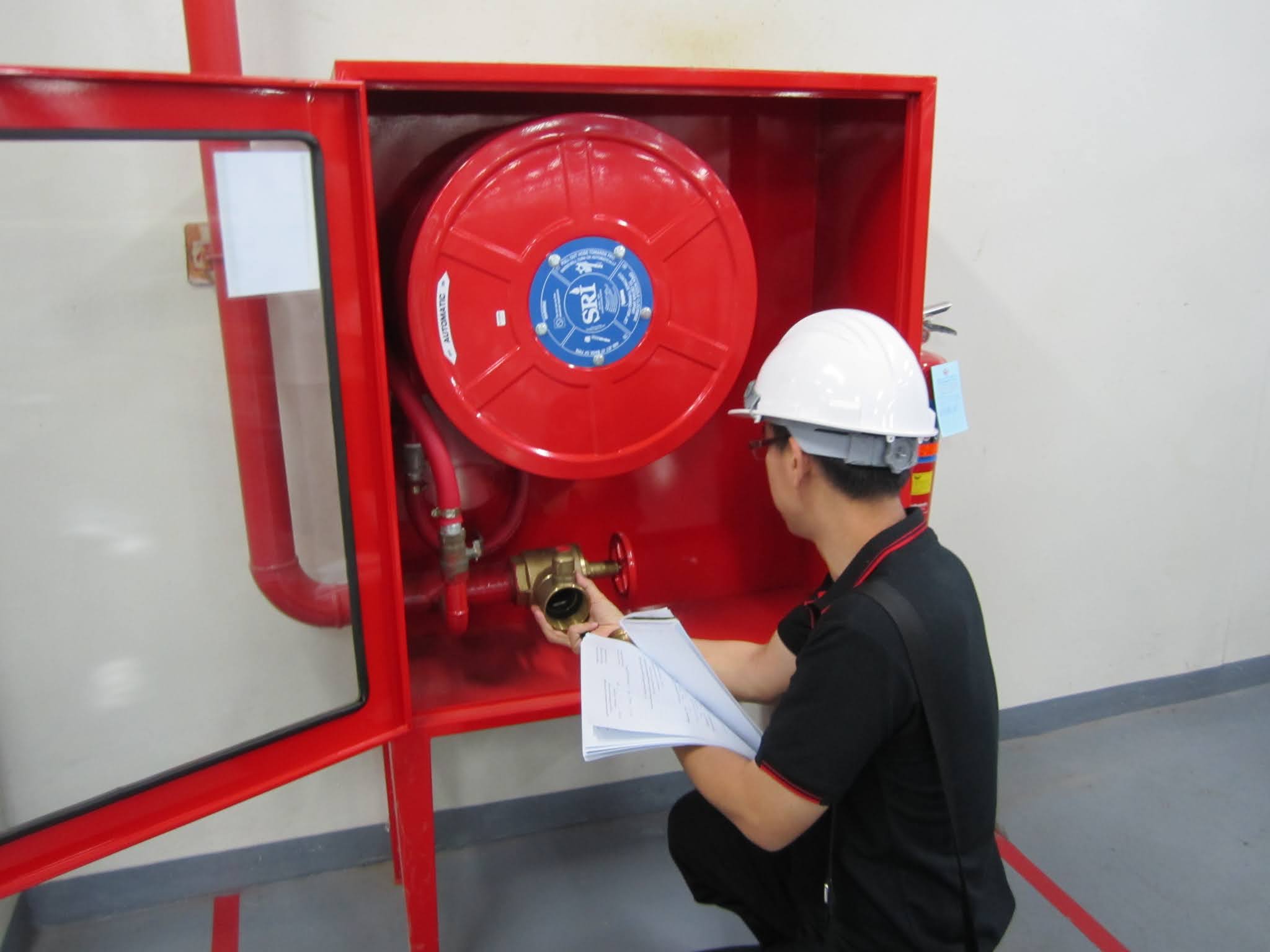 Life Safety & Environmental: เปรียบเทียบตู้ฉีดน้ำดับเพลิงระหว่าง Hose ...