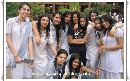 PAKISTAN IMAGES: ISLAMABAD GIRLS