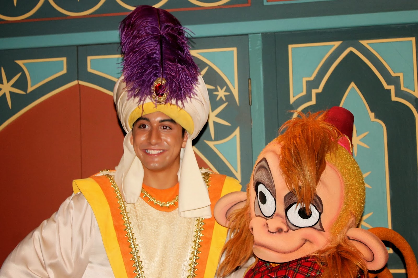 I saw on twitter this morning the 2013 Mickey's Very Merry Christmas ...