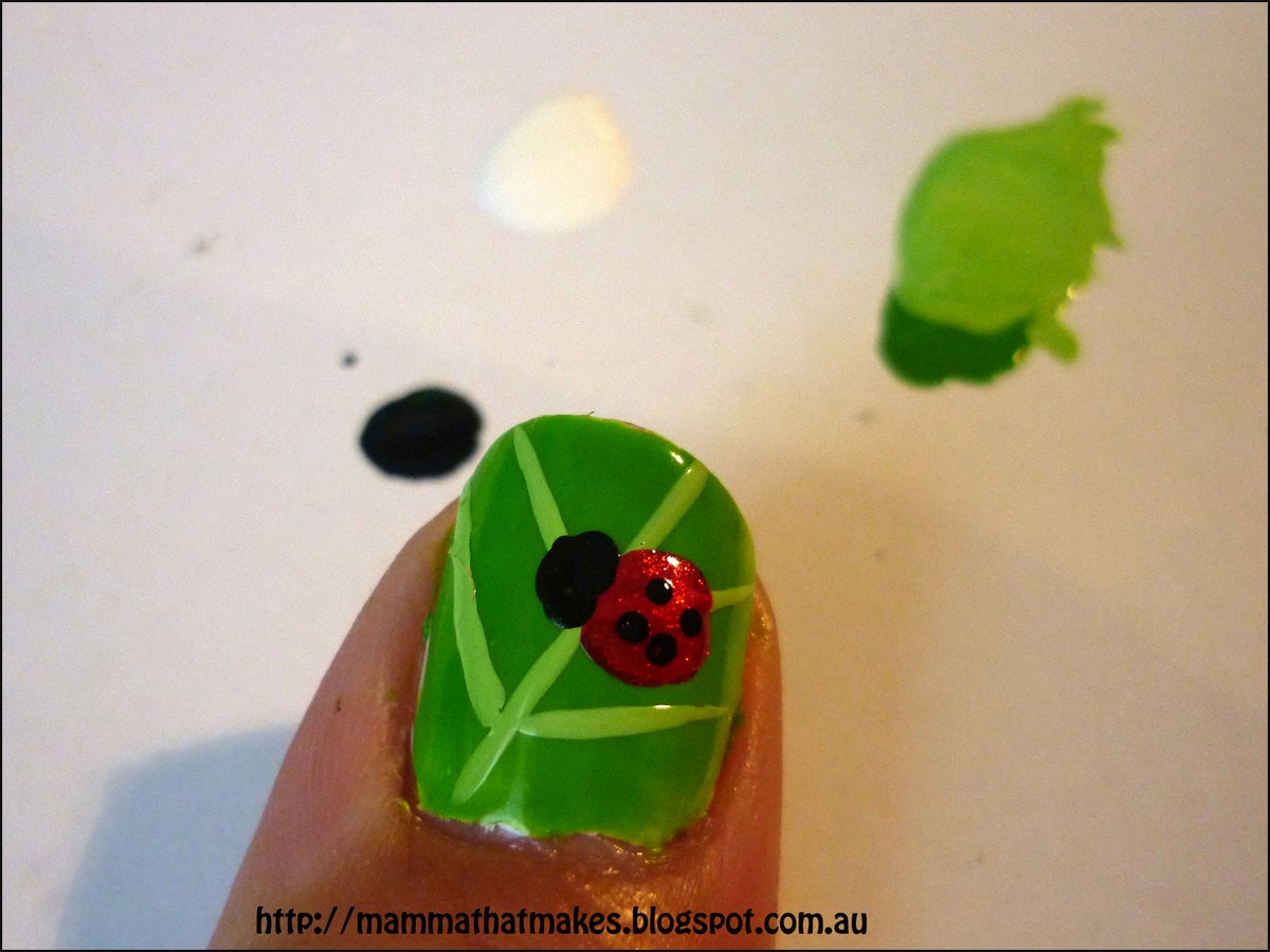 Mamma That Makes: Ladybugs - A nail art tutorial