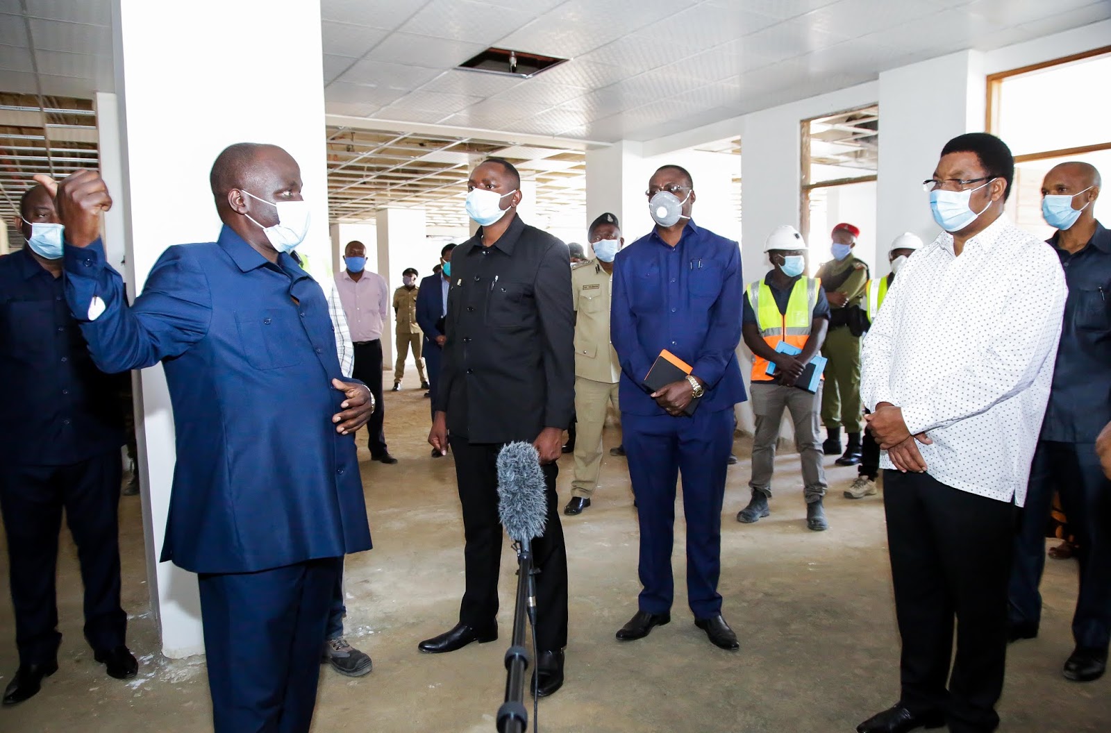 WAZIRI MKUU AKAGUA MAENDELEO YA UJENZI WA JENGO LA TUME YA UCHAGUZI (NEC), LILILOPO NDEJENGWA ...