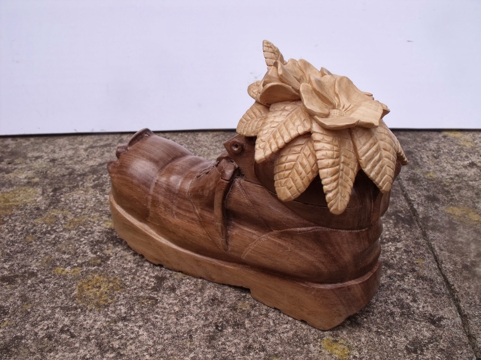 Duanes Carvings: Primrose Boot