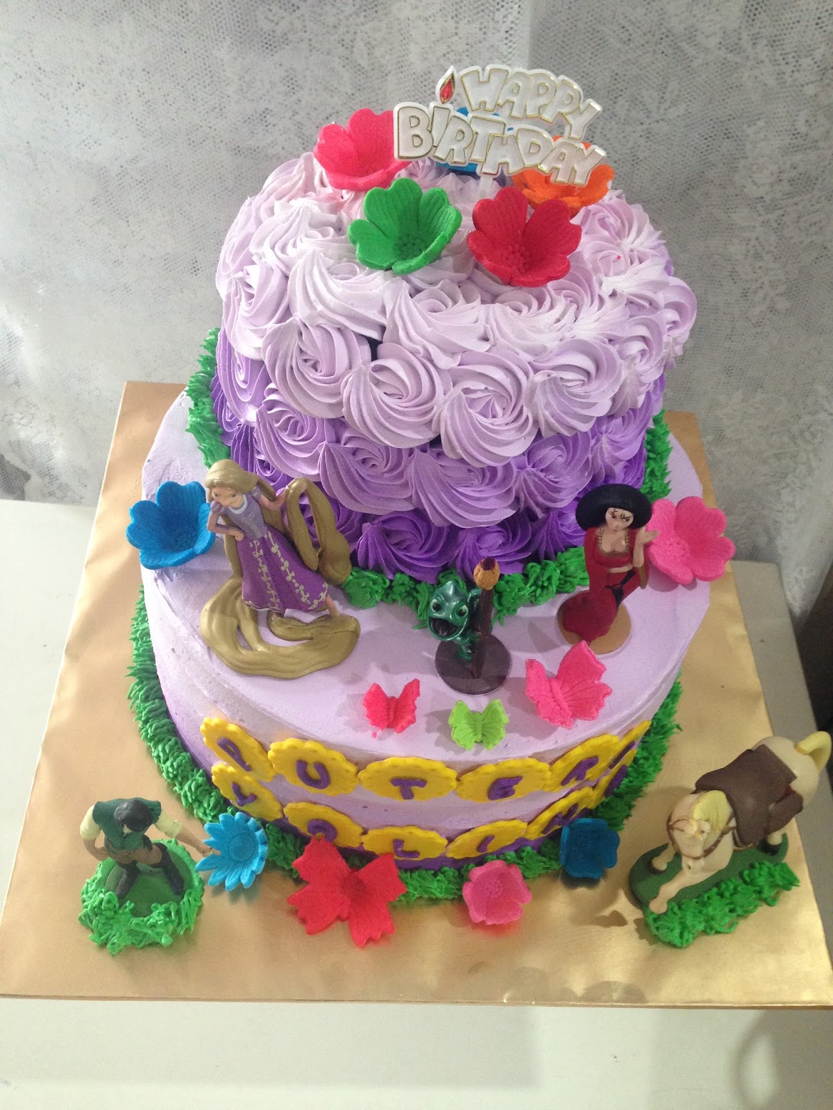 ninie cakes house: Tangle aka Rapunzel Theme Cake