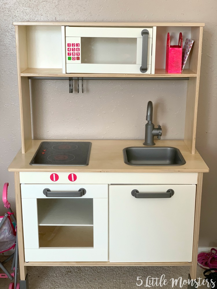 5 Little Monsters: Easy Vinyl Embellishments for a Play Kitchen