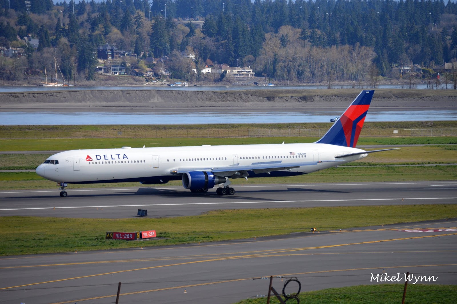 M. Wynn: "Wild Card" Aviation Photography & Images: 2019