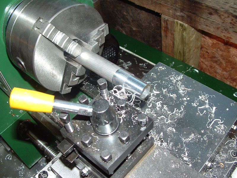 Cara Kerja Mesin Bubut - Perumperindo.co.id