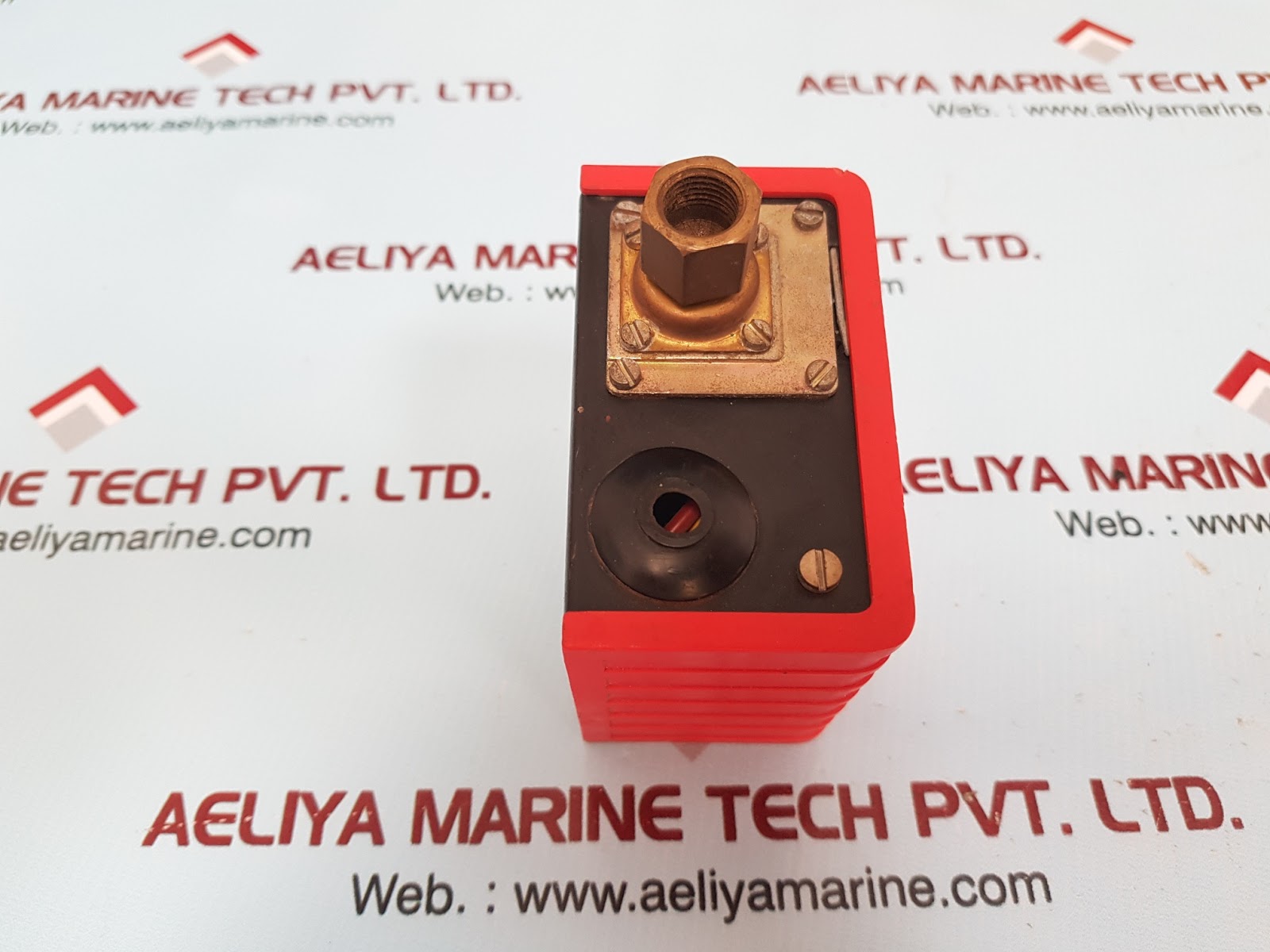INDFOS IPS INDUSTRIAL PRESSURE SWITCH - Aeliya Marine