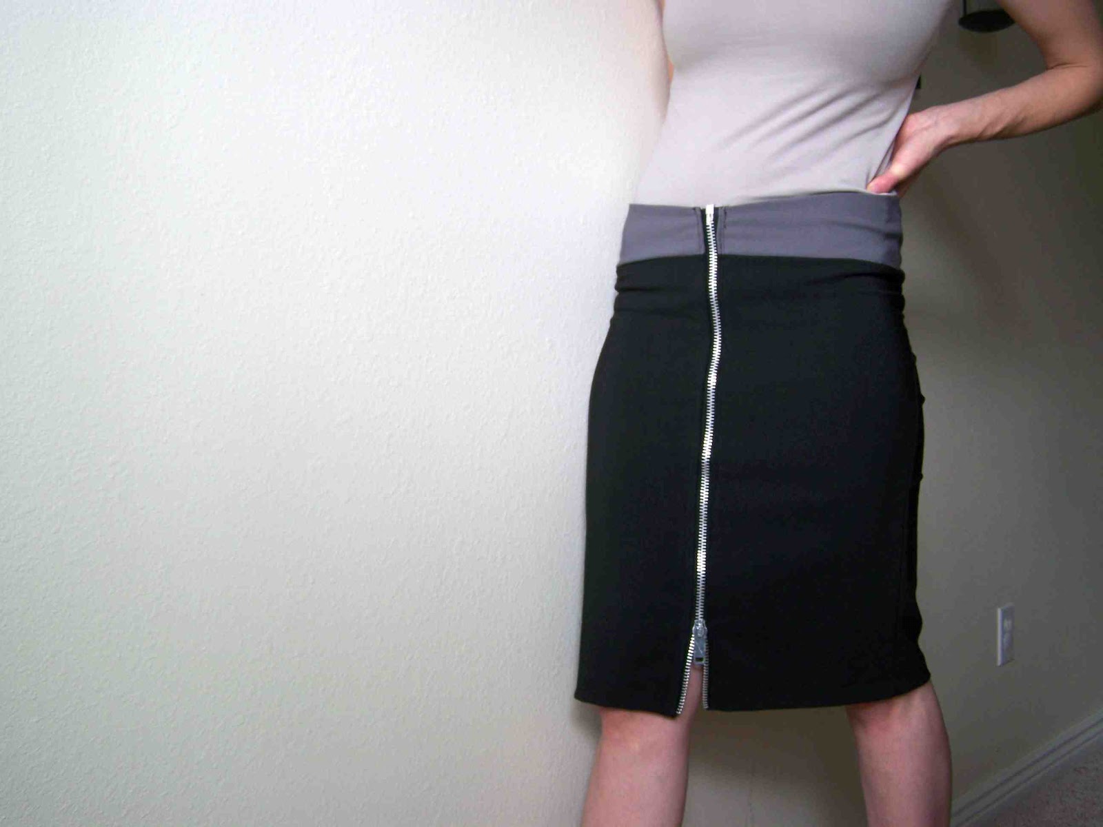 Made by Me. Shared with you.: Exposed Zipper Pencil Skirt