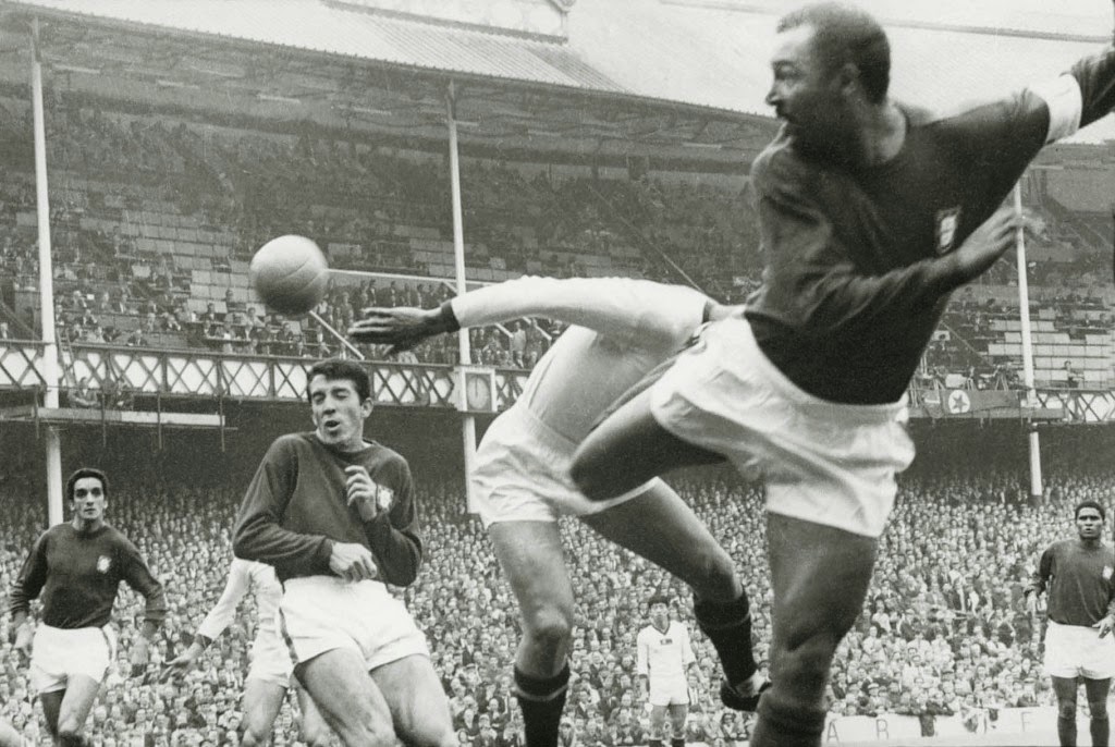 Rolo Compressor Vermelho: (Biografia) Mario Coluna "O Monstro Sagrado"