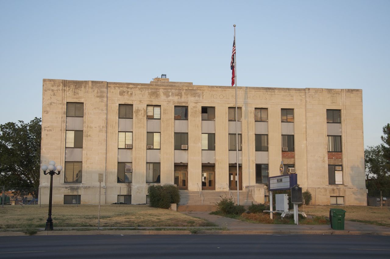 Suzassippi's Lottabusha County Chronicles: Jack County, Texas Courthouse