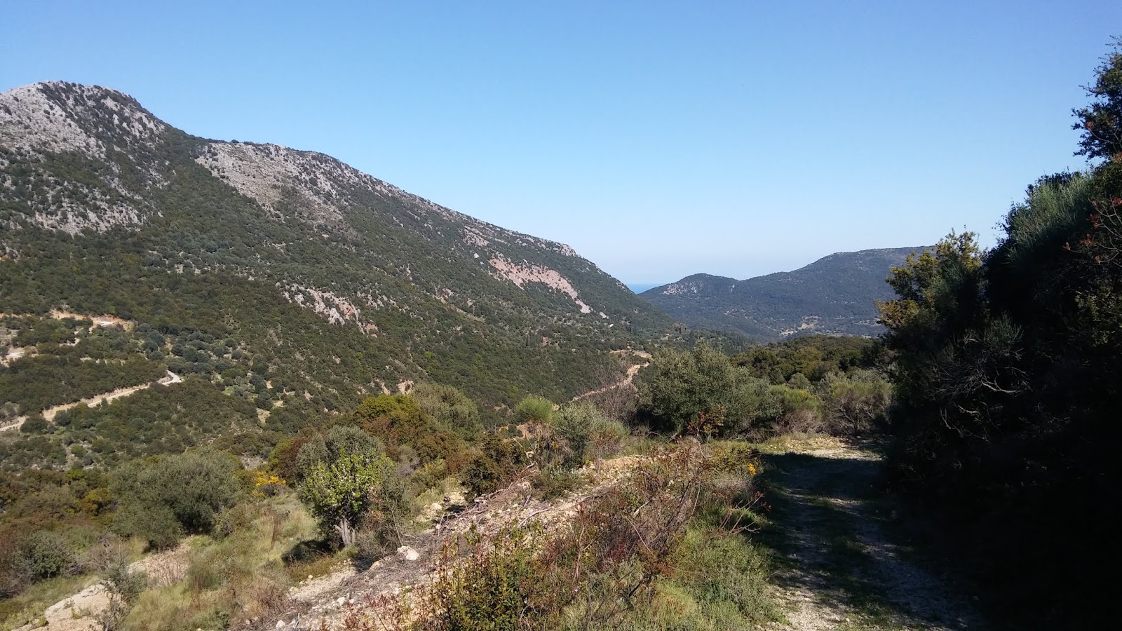 porosvress.blogspot.gr: Πεζοπορια στα χναρια του Οδυσσεα.Ανδριολατα