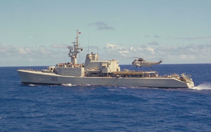 Carlz Boats: HMY BRITANNIA & HMCS ANNAPOLIS (DDH 265)